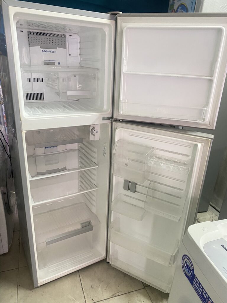 Tủ lạnh Electrolux 260l - Điện lạnh toàn Phát